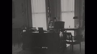 XD37194 "THE PRESIDENT AT WORK" 1966 PORTRAIT OF LYNDON B. JOHNSON IN ...